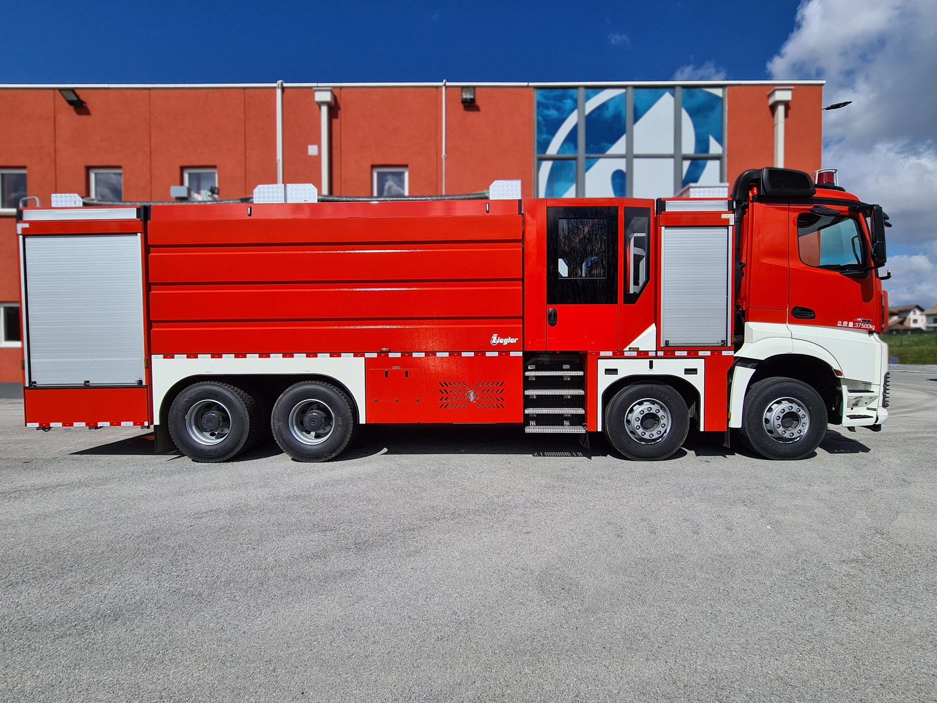 Isporuka vatrogasnih vozila TLF 80/180 — Ziegler Vatrogasna vozila