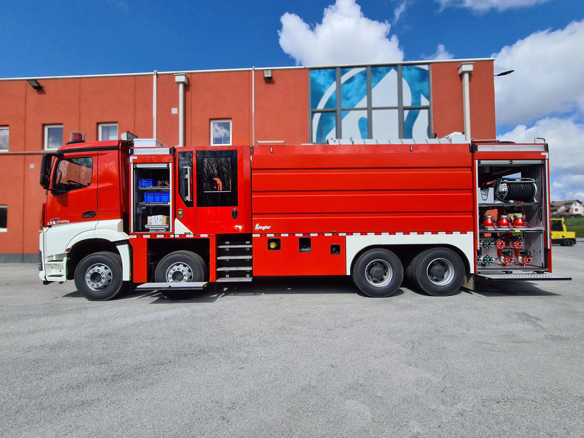 Isporuka vatrogasnih vozila TLF 80/180 — Ziegler Vatrogasna vozila